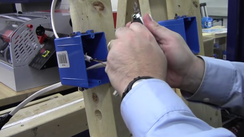 How to Pigtail Ground Wires (Guide with Photos)