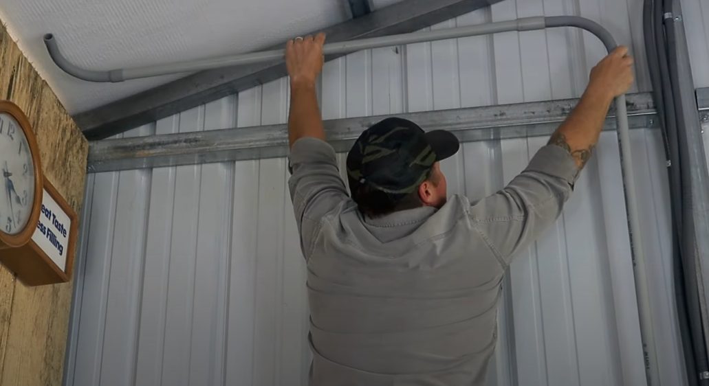 How to Wire a 220 Outlet for a Welder (6-Step Guide)
