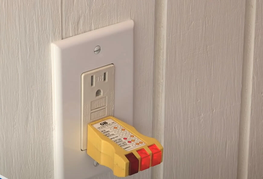 How to Wire a GFCI Outlet with 3 Wires (7 Steps)