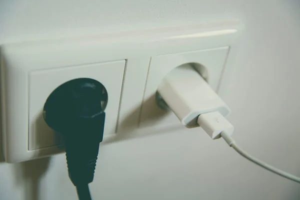 How Many Things Can I Plug Into One Outlet (Essential Tips Guide)