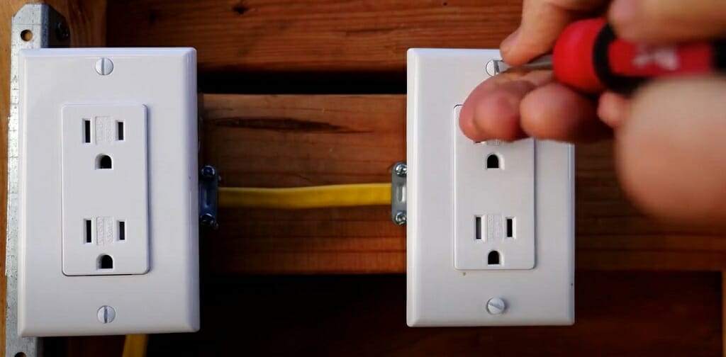 How to Fix an Open Neutral Outlet (12 Steps)
