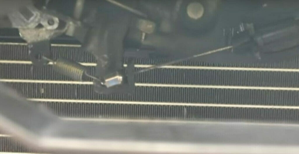 How to Open the Hood of a Car with a Dead Battery (4 Methods)