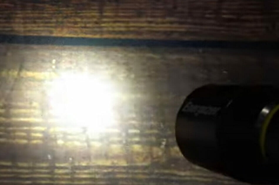 How to Put Batteries in a Flashlight (3 Methods)