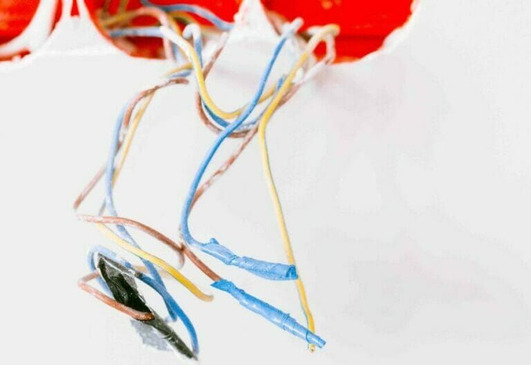 What is a Common Wire (Understanding its Role)