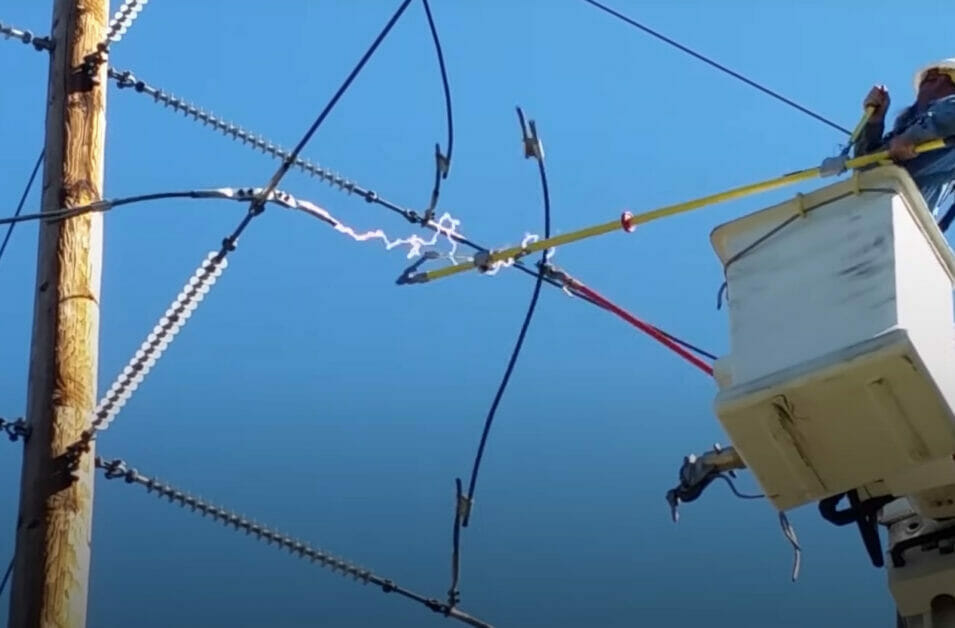 What Happens if Positive and Negative Wires Touch? (From Spark to Safety)