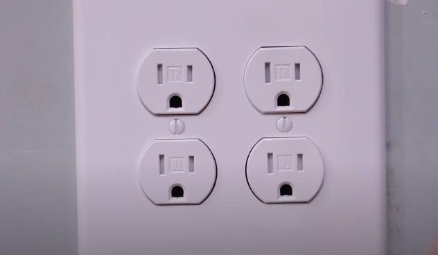 How to Wire a Double Outlet (6-Step DIY Guide)