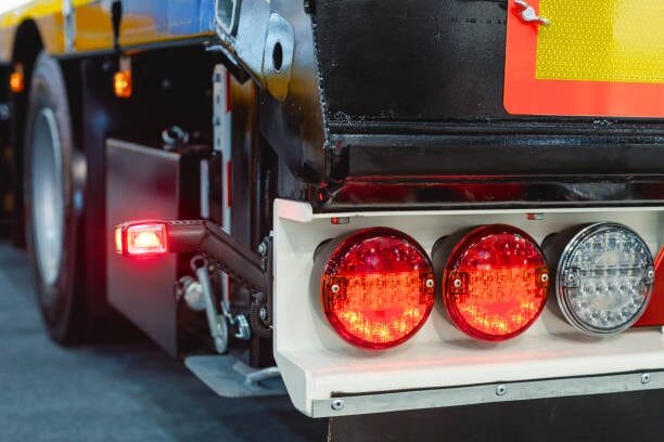 How to Test Trailer Lights with a Multimeter (Guide)