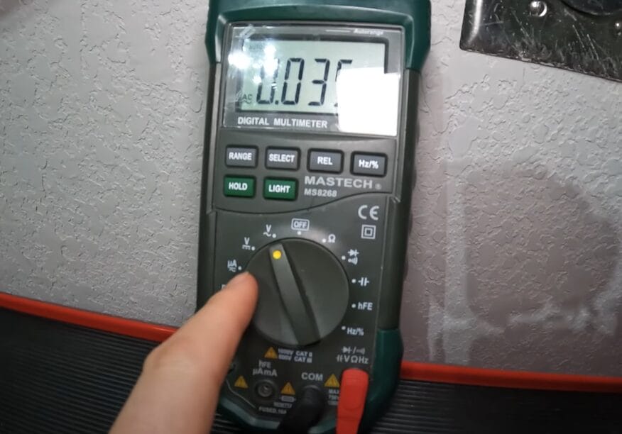How to Test a 240v Outlet (3-Step Guide)