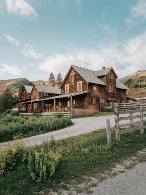 10 Budget-Friendly Farmhouses Under $100K: Your Dream Country Home Awaits