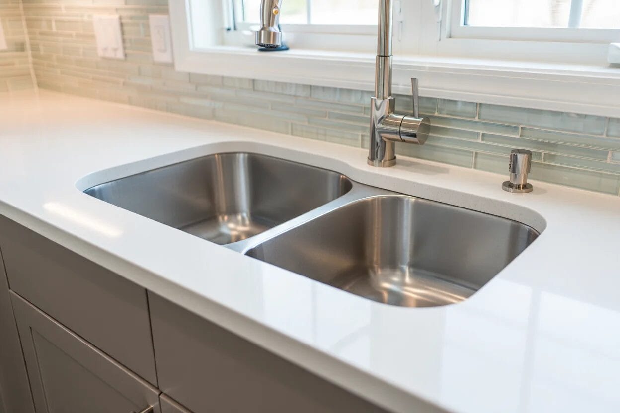 Top Kitchen Sink Styles 2025 (Smart Features & Trends)