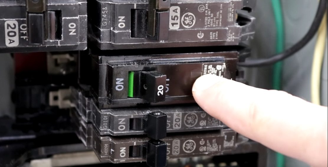 How to Remove a Breaker (7 Easy Steps)