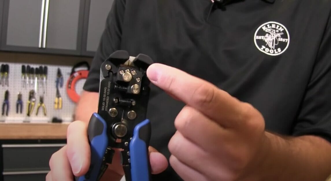 How to Use a Wire Stripper (DIY Guide)