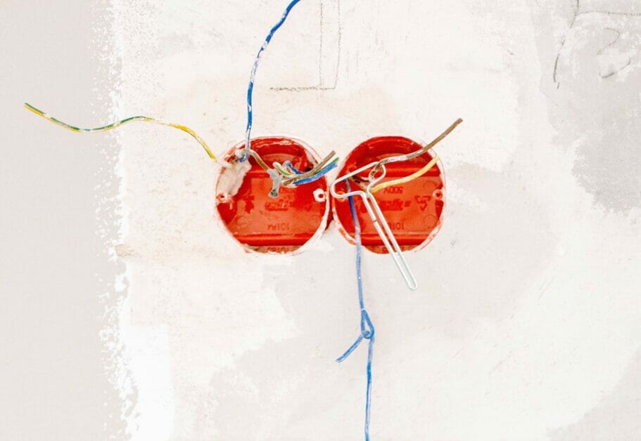 How to Wire an Outlet from Another Outlet (2 Methods & Steps)