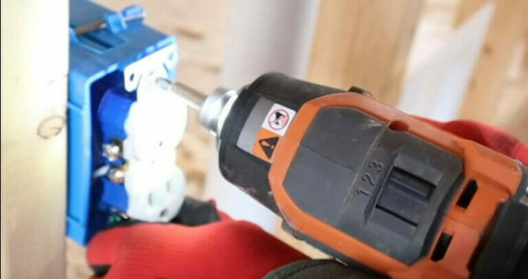 How to Wire a 110 Outlet (11 Steps)